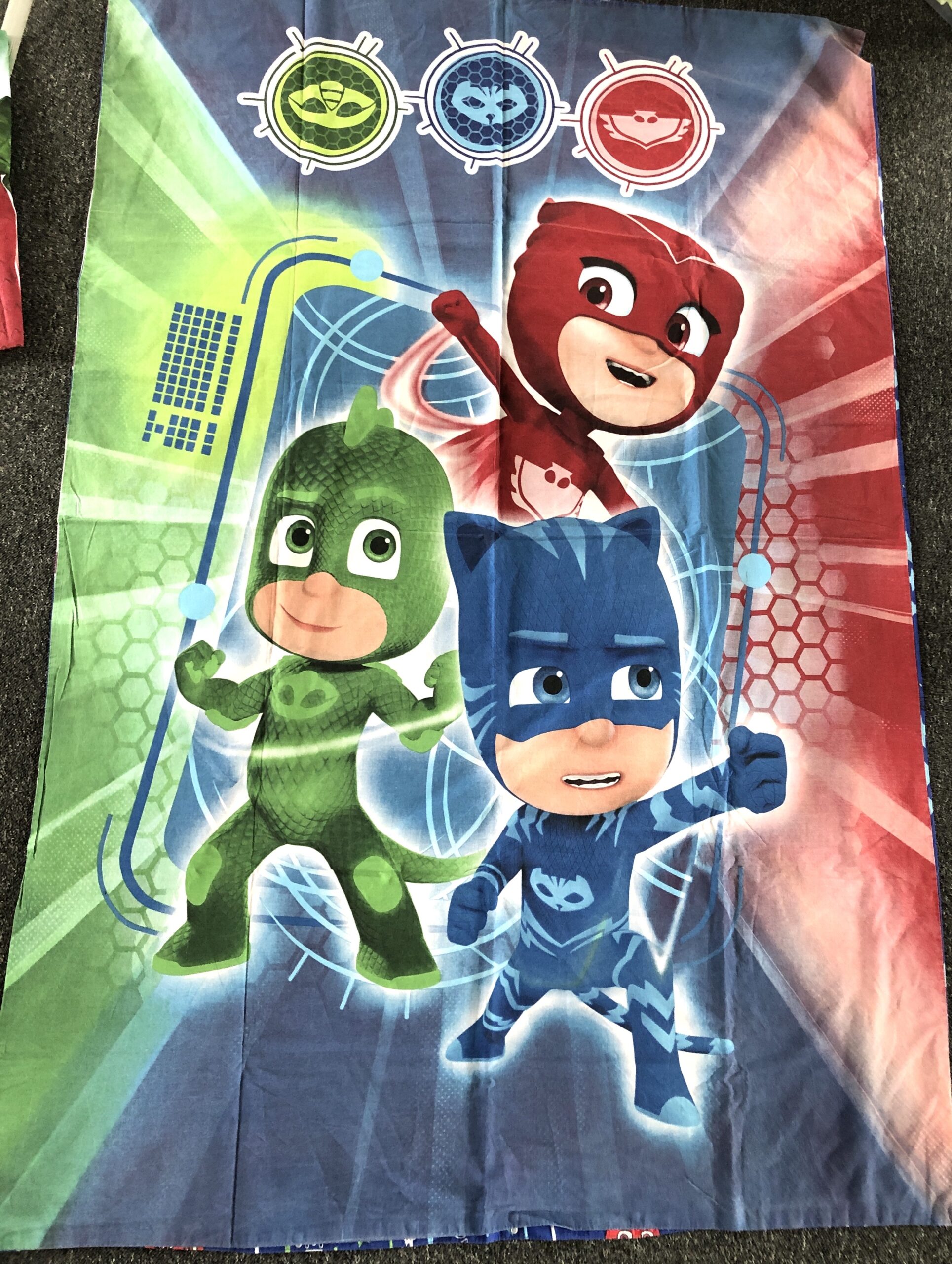 Sengetøj – Pyjamasheltene. – Retro Lopperne