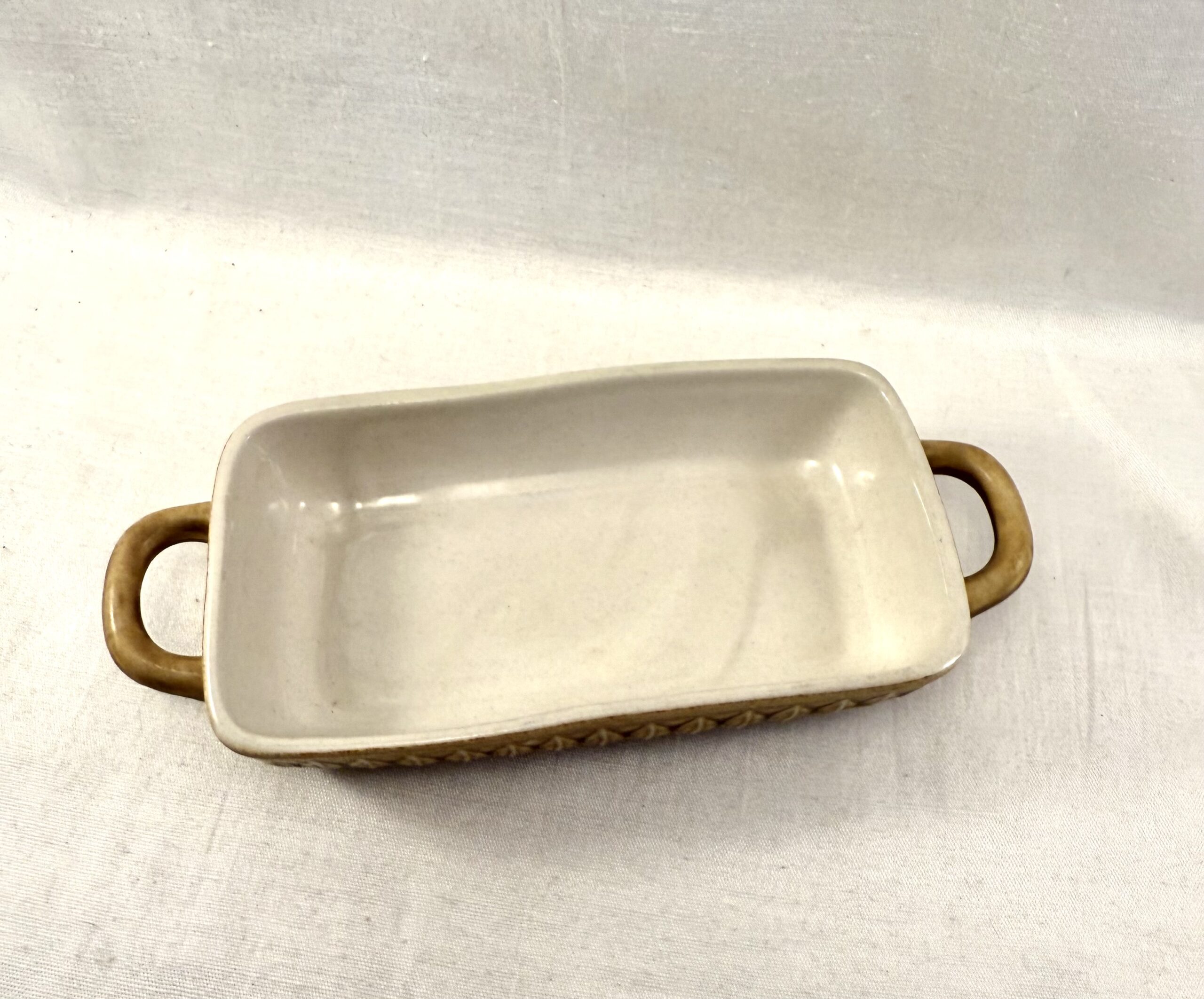 Lille skål med hanke – Relief. – Retro Lopperne